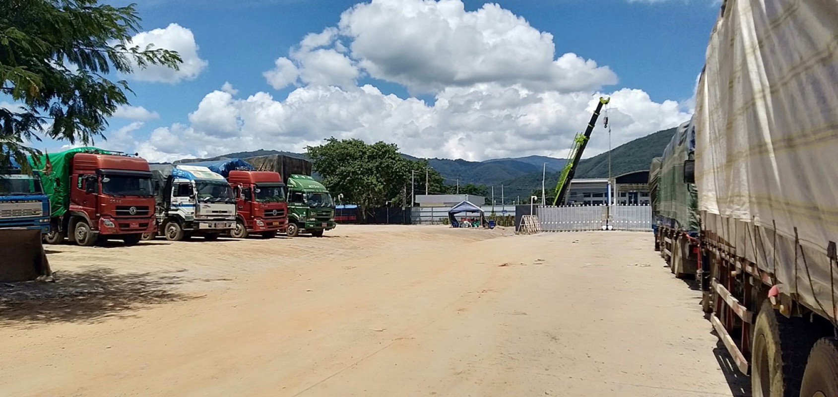 မြန်မာ တရုတ်ကုန်သွယ်ရေးလုပ်ငန်းများ ရှေ့လလယ်မှသာ ပြန်လည်စတင်ဖွယ်ရှိနေပ