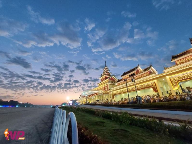 ၇၅ နှစ်မြောက် လွတ်လပ်ရေးနေ့အထိမ်းအမှတ်၏ နံနက် ၅ နာရီမြင်ကွင်း