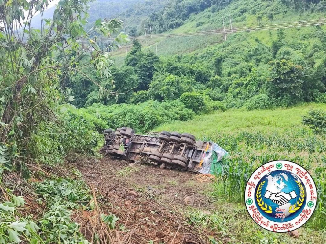 လားရှိုးမြို့ရှိ တိမ်ဖြူဆီဆိုင်အနီးတွင် တွဲကားတစ်စီး တိမ်းမှောက်ခဲ့ရာ
